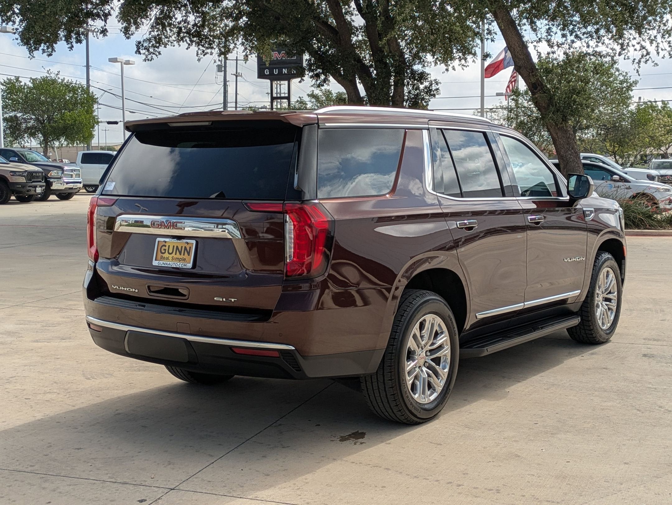2023 GMC YUKON SLT Seguin TX | Gunn Chrysler Dodge Jeep Ram ...